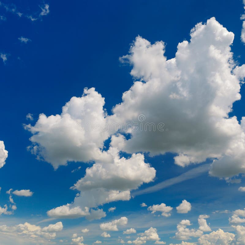 Beau ciel bleu image stock. Image du cumulonimbus, couleur - 87382033