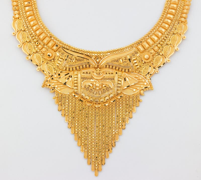 Beau collier d'or photo stock. Image du grand, réseau - 8361004