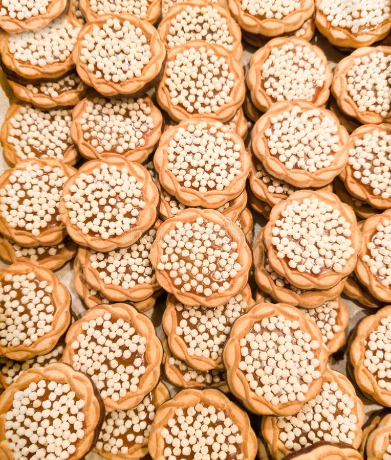 Beaucoup Petit Biscuit Rond Avec Du Petit Riz Soufflé Photo stock ...