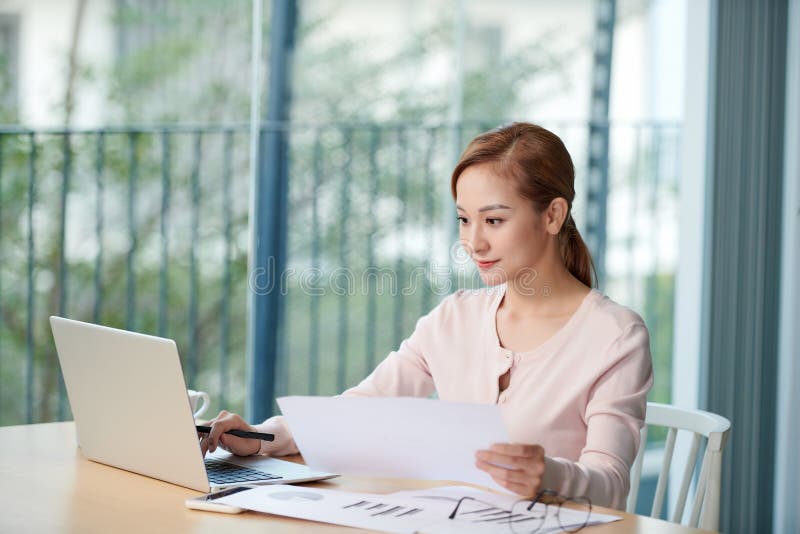 Beauitul Young Woman Working Using Computer Laptop Concentrated and ...