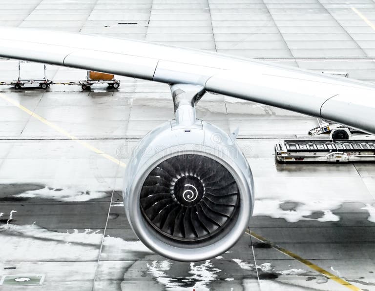 Lufthansa Airbus A380 Engine Editorial Image - Image of aircrafttail ...