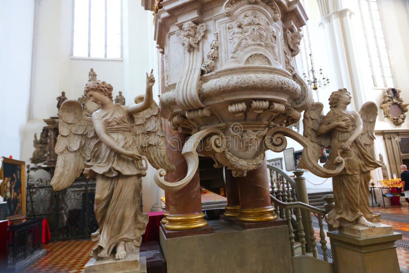 Beautiful Angels Statues, Berlin Editorial Image - Image of sculpture ...