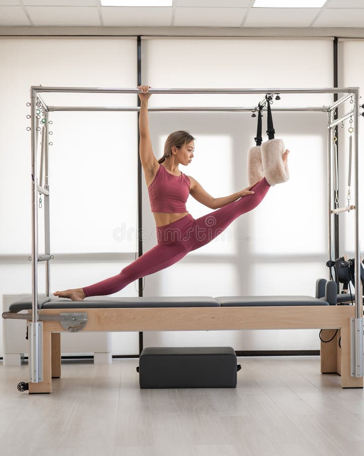 Asian Girl Doing Splits Stock Photos - Free & Royalty-Free Stock Photos ...