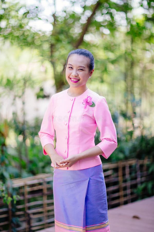 Beautiful Asian Woman with Welcome Expression. Stock Photo - Image of ...