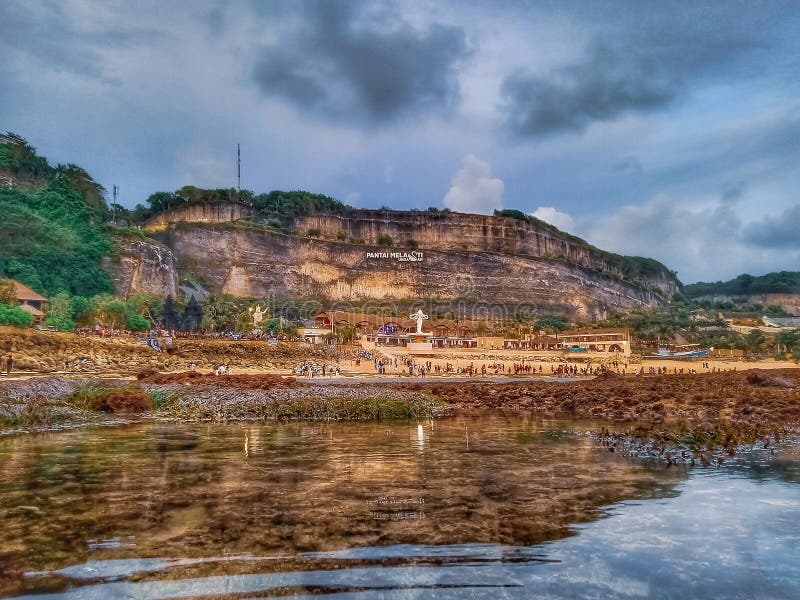 Beautiful Bali Beach with Reflection in the Water Editorial Photography ...
