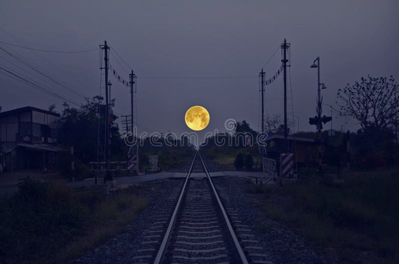 Train Track Full Moon Photos - Free & Royalty-Free Stock Photos from ...