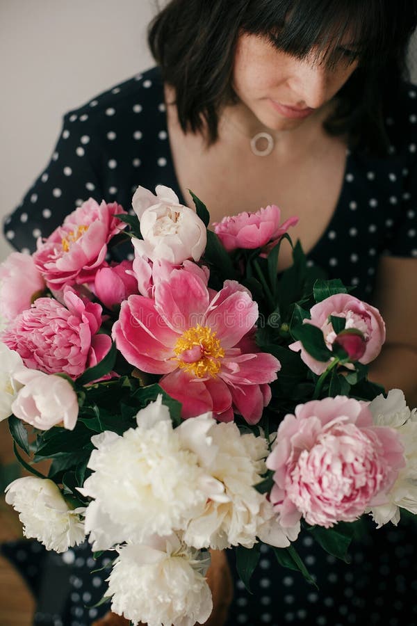Beautiful Brunette Girl In Vintage Dress Holding Modern Bouquet With