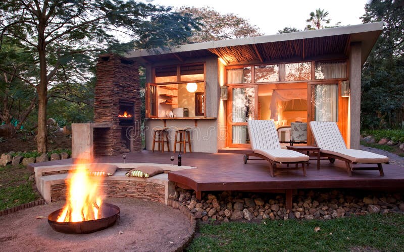 Beautiful Camp Fire Setting Stock Photo - Image of lounges, outdoors ...