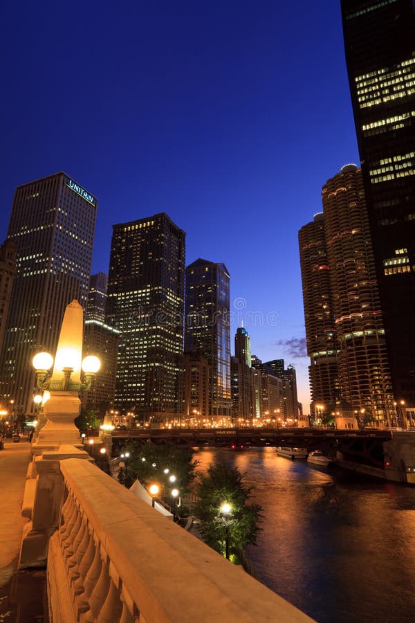Beautiful Chicago Night Skyline Editorial Photo - Image of city ...