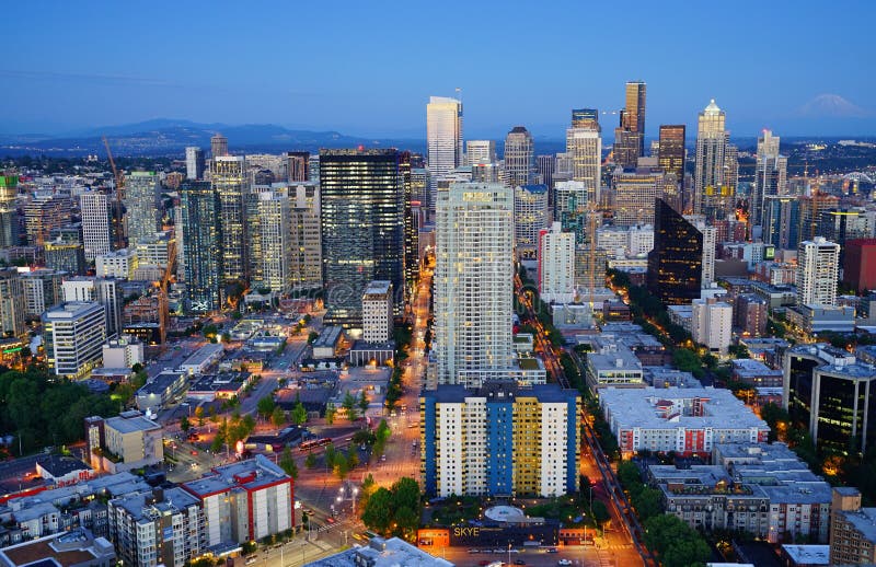 Beautiful city editorial photo. Image of metro, mount - 92768891