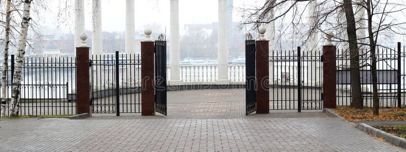 Beautiful Classic Gate in the Park Stock Image - Image of metal, gates ...