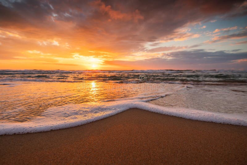 Ocean Sunset Ocean Sunrise with Beautiful Cloudscape Over the Sea Waves ...