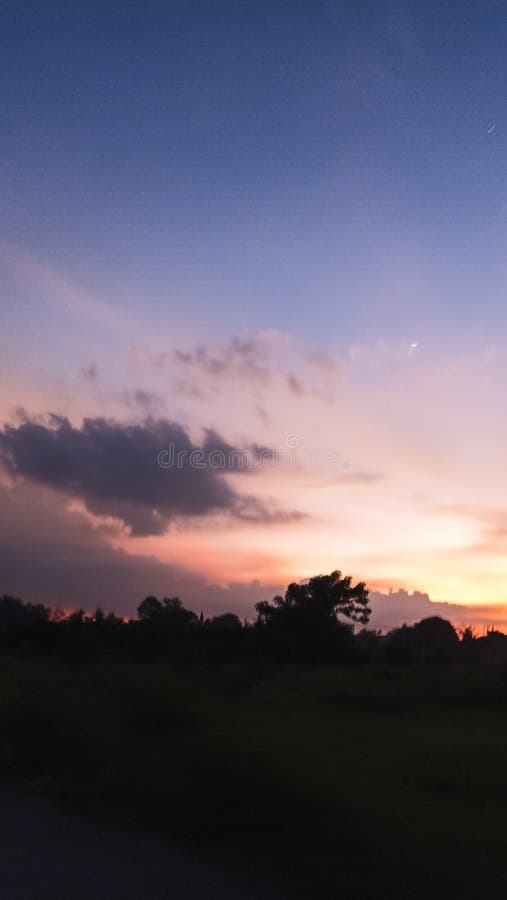 24,879 Twilight Sky Beautiful Colors Stock Photos - Free & Royalty-Free ...