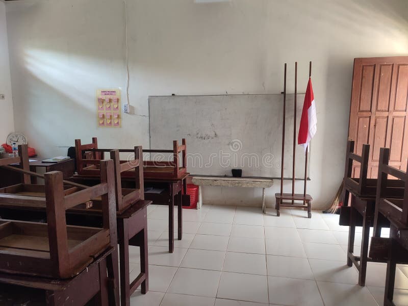 Beautiful and Cool Class Overview Stock Image - Image of room, home ...