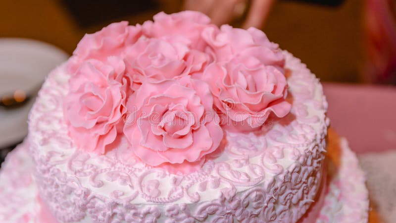 Beautiful Cream Pink Roses on Wedding Cake Stock Image - Image of ...