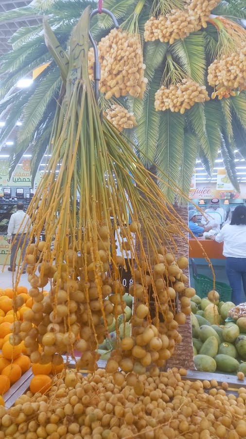 Beautiful Dates Inside the Mall Editorial Stock Image - Image of mall ...