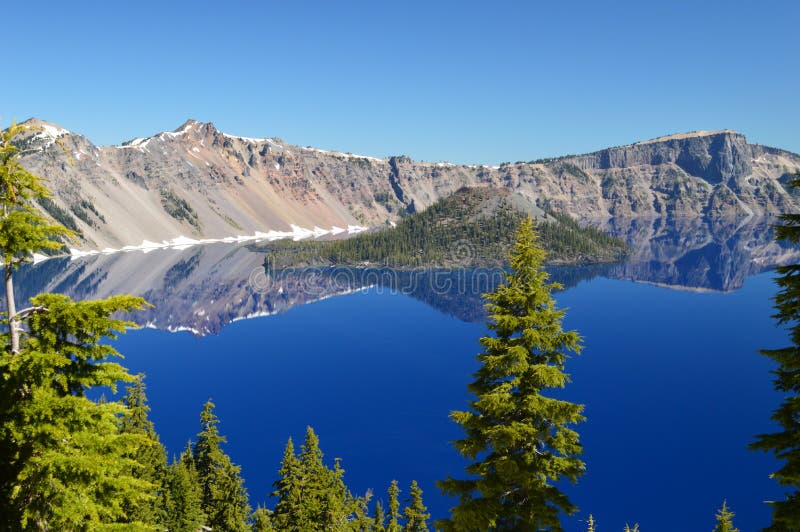 Beautiful Deep Blue Crater Lake in Oregon Editorial Photo - Image of ...