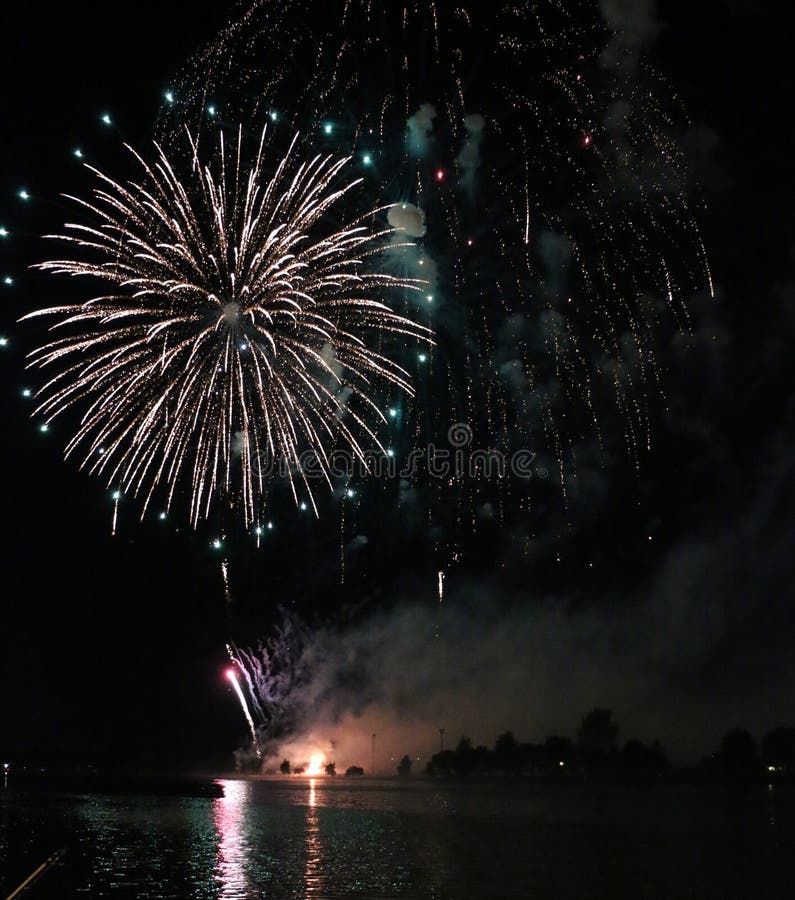 Beautiful Display of Fireworks Editorial Photography - Image of love ...