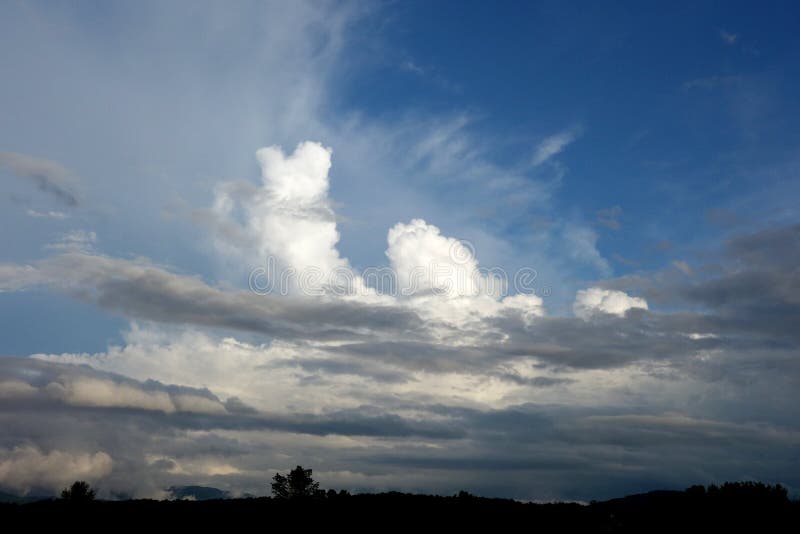 Thunderhead Cloud Building stock photo. Image of builds - 72653194