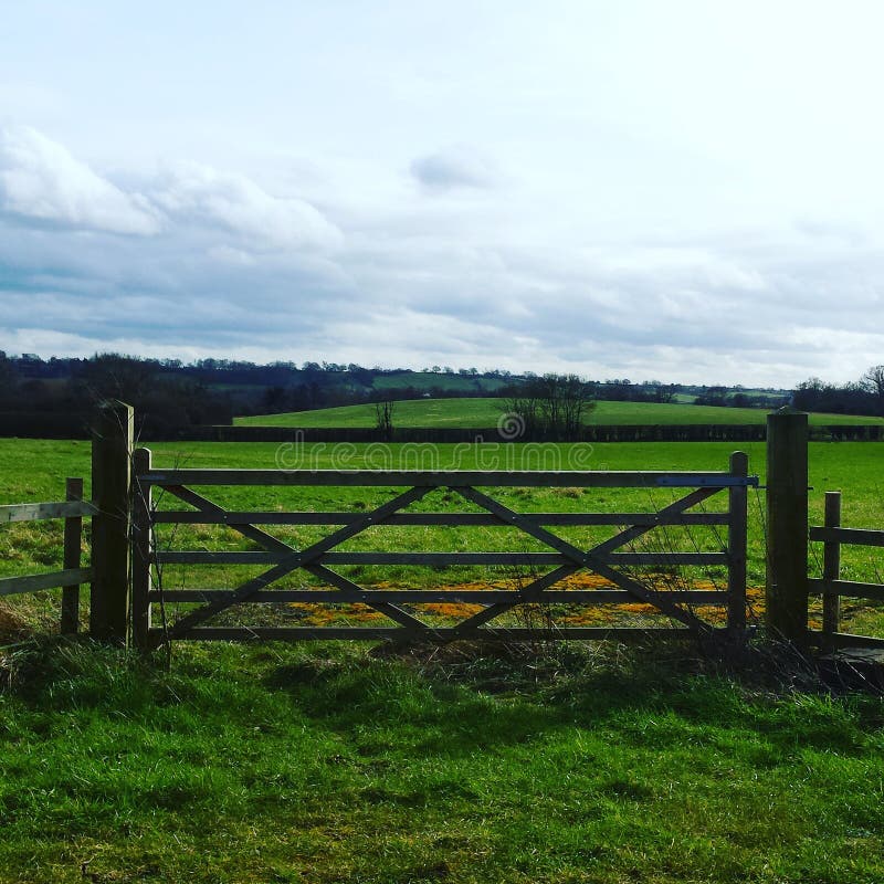 Beautiful English Countryside Gate Stock Image - Image of blue, farm ...