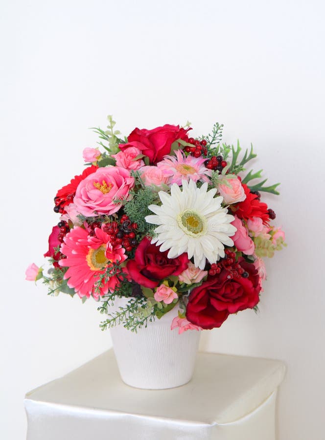 Beautiful flowers in vase stock image. Image of bush - 23490641