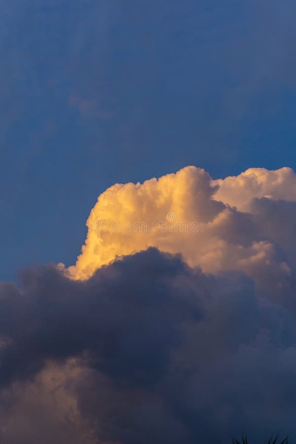 Beautiful Golden Hour Sky. Yellow Sunlight Clouds at Sunset Time Stock ...