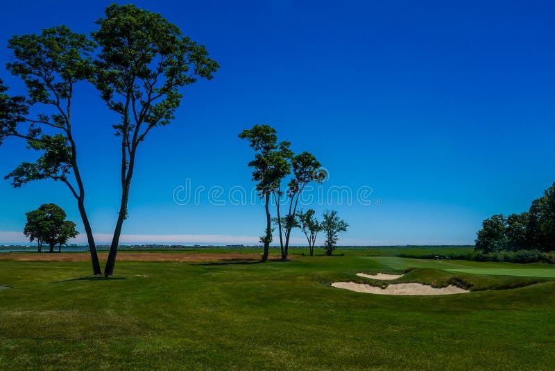 Beautiful Golf Course with Beautiful Natural Scenery at Pahalgam ...