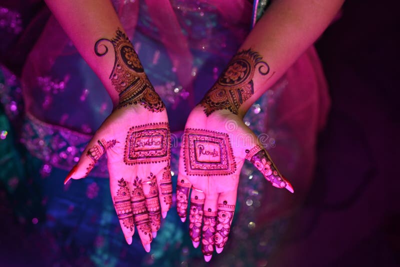 Beautiful Hands with Heena in a Bengali Marriage Ceremony Editorial ...