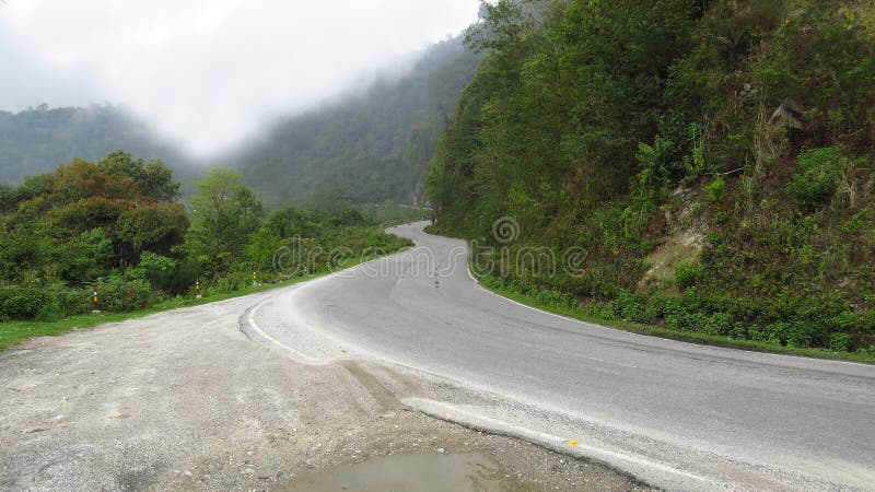 Himalayan Highway from Kahsmir To Leh Stock Photo - Image of mountains ...