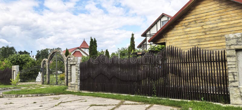 Unusual Wavy Fence Stock Photos - Free & Royalty-Free Stock Photos from ...