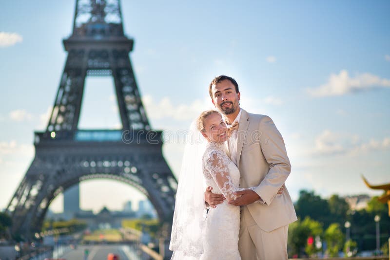 Beautiful Just Married Couple in Paris Stock Photo - Image of french ...