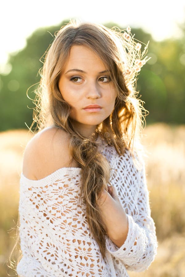 982 Beautiful Lady Model Field Sunrise Stock Photos - Free & Royalty ...