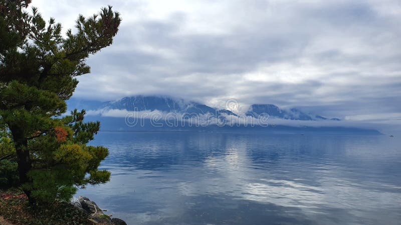 Beautiful Lake and Mountains Stock Image - Image of cloud, water: 210563737