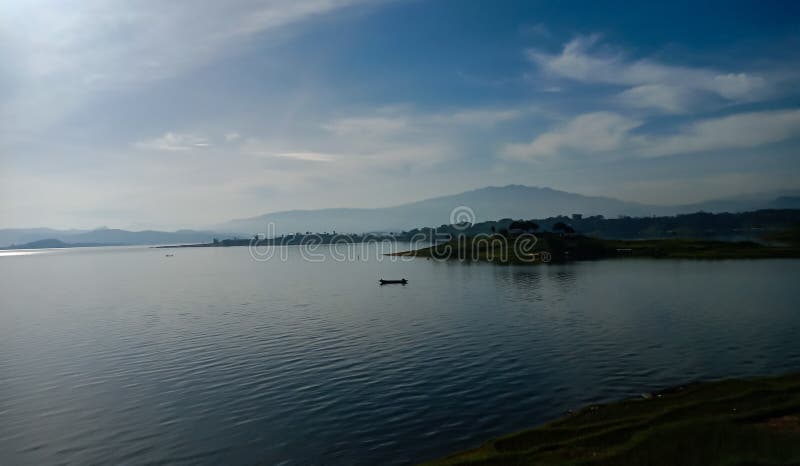 Beautiful Lake View with Mountain and Sky Backdrop Stock Photo - Image ...