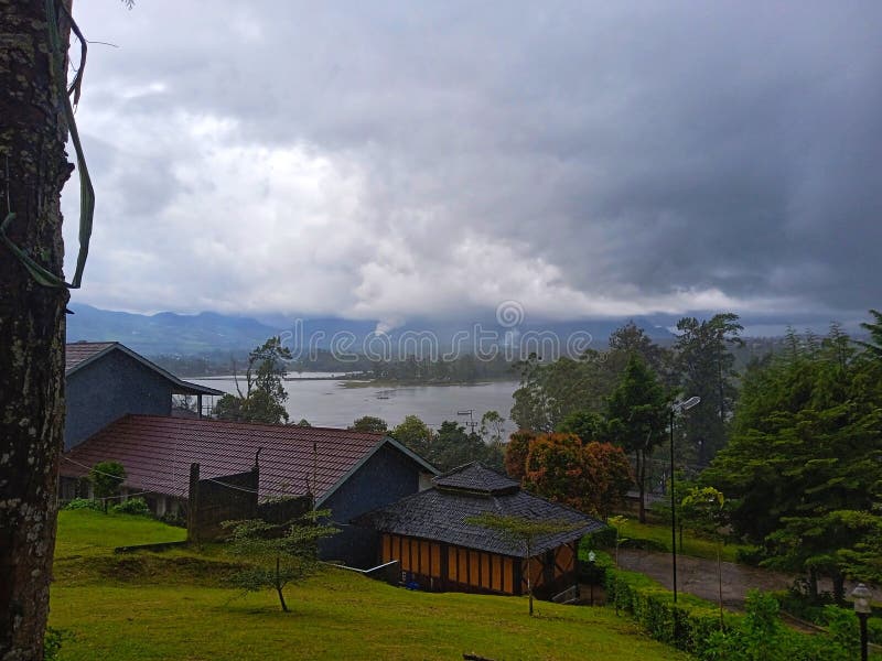 Beautiful Lakeside House in a Tea Garden Stock Image - Image of lake ...