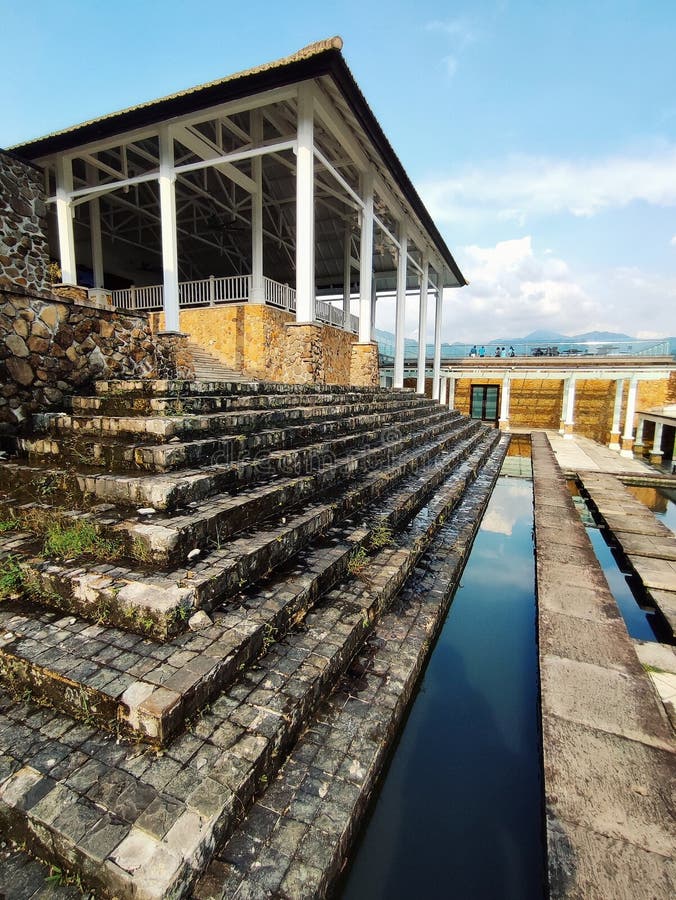 Beautiful and Lovely Architecture Exterior Design View of a Building ...