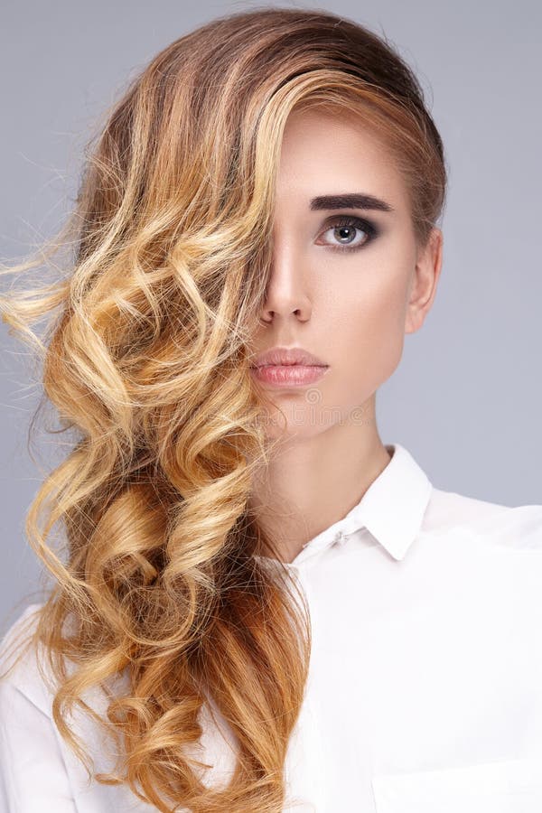 Photos of Model in Image ID 52481295 by Nizascrow