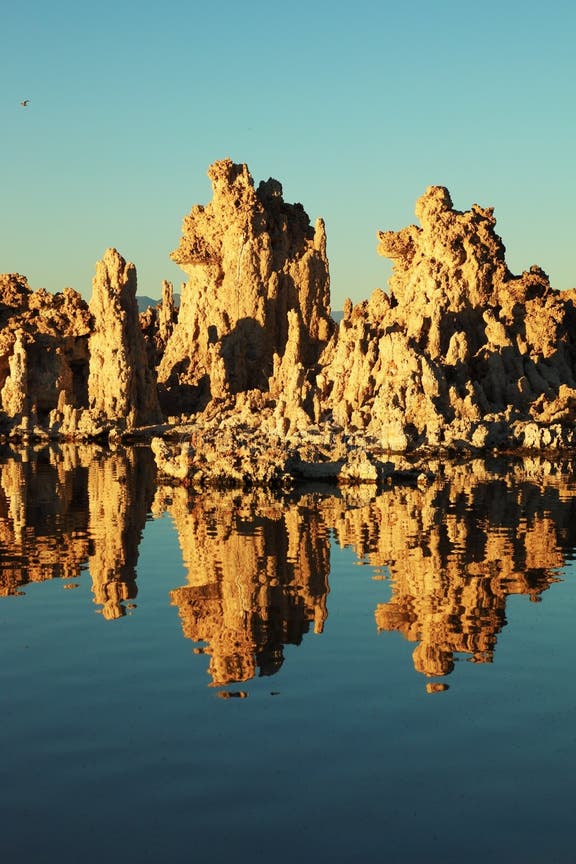 The beautiful Mono Lake stock photo. Image of edge, mono - 18213924
