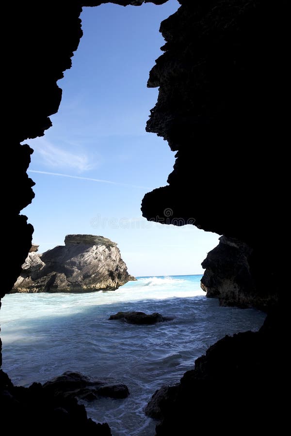 Beautiful ocean, rocks stock image. Image of ocean, caribbean - 1011837