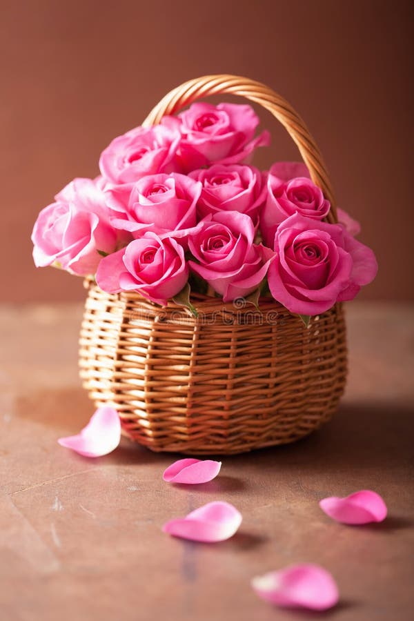 Beautiful Pink Roses Bouquet in Basket Stock Photo - Image of beauty ...