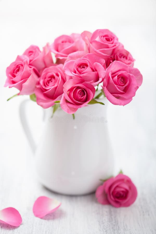 Beautiful Pink Roses Bouquet in Vase Stock Image - Image of present ...