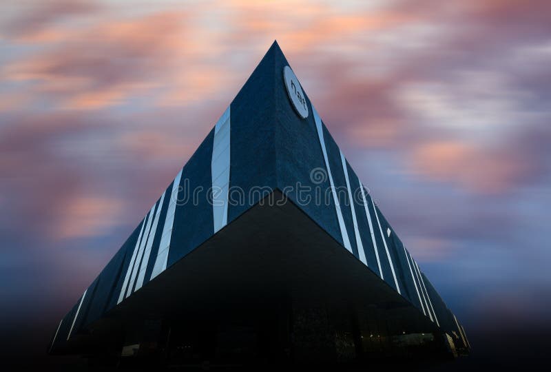 Pyramid Shaped WAFI Mall in Dubai Editorial Photo - Image of wafi ...