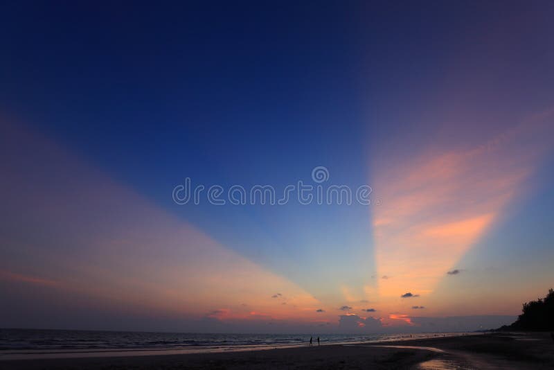 Beautiful Ray of Sunlight at the Beach during Sunset, Rayong, Thailand ...