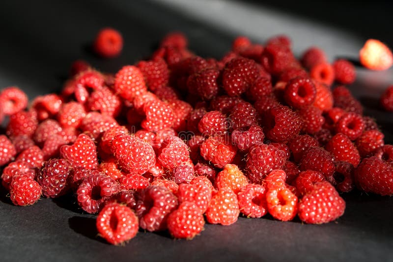 Beautiful Red Sunlit Raspberry Black Table Stock Photos - Free ...