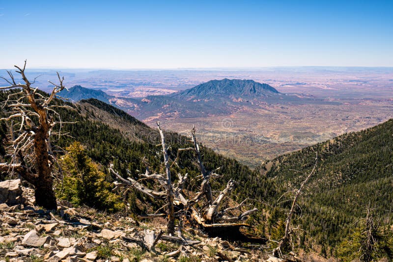 The Beautiful Henry Mountains in the Utah Desert Stock Image - Image of ...