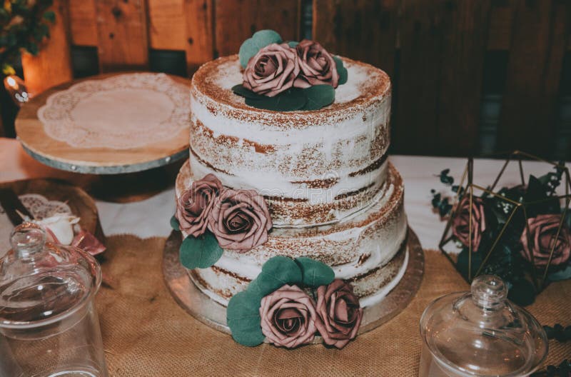 Beautiful Rustic Wedding Cake Stock Image - Image of cake, party: 168264151