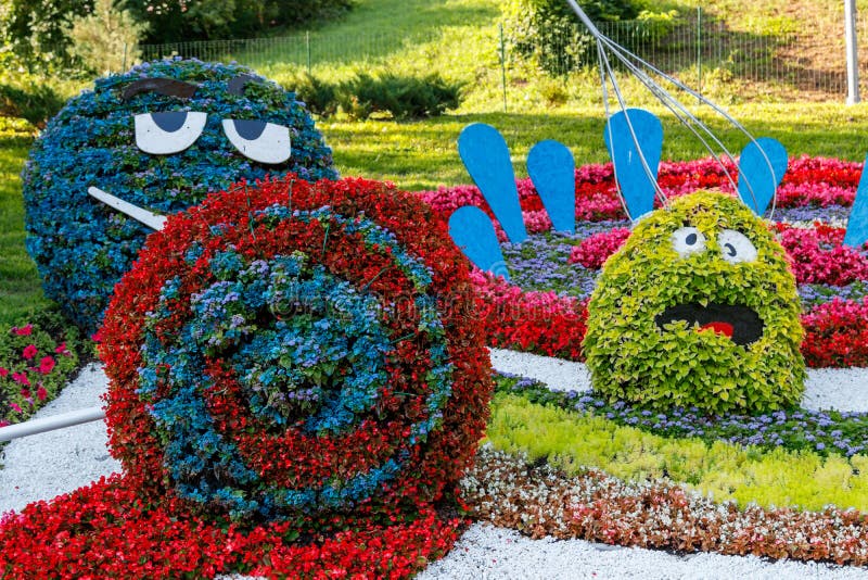 Beautiful Sculptures from Flowers and Figures Editorial Photo - Image ...