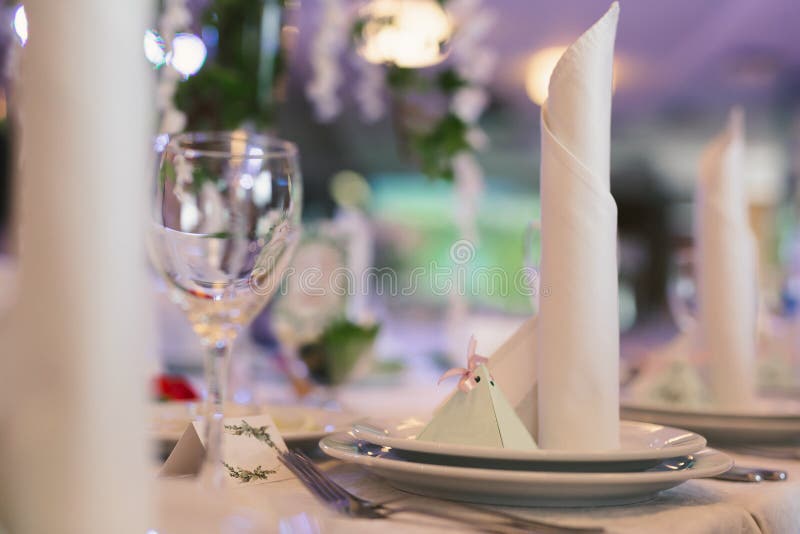 Beautiful Setting of the Wedding Banquet Table in the Restaurant. Stock ...