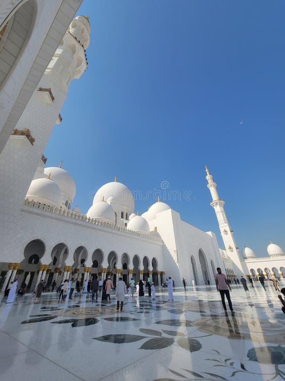 The Beautiful Sheikh Zayed Mosque Editorial Image - Image of mosques ...