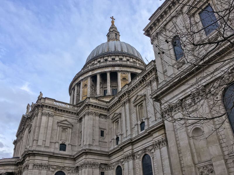 Beautiful Side View of St. Paul S Cathedral Against a Blue Sky Stock ...